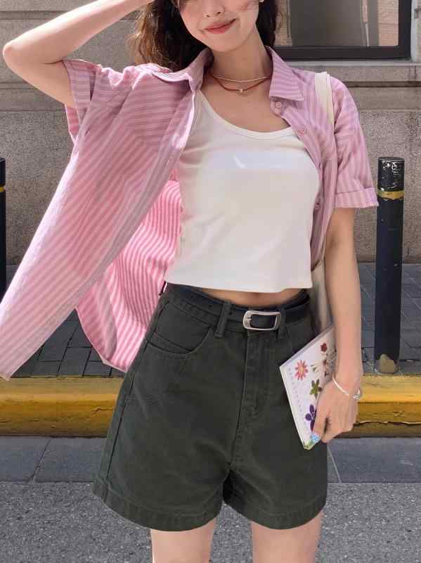 ・スタイル: 通勤・カテゴリ: シャツ・版型: ストレート・衣長: 普通・袖丈: 短袖・袖型: 通常・ネックライン: ポロ・流行要素: ジッパー・プロセス: ノーアイロン・カラー展開: ピンク・サイズ展開: S、M、L