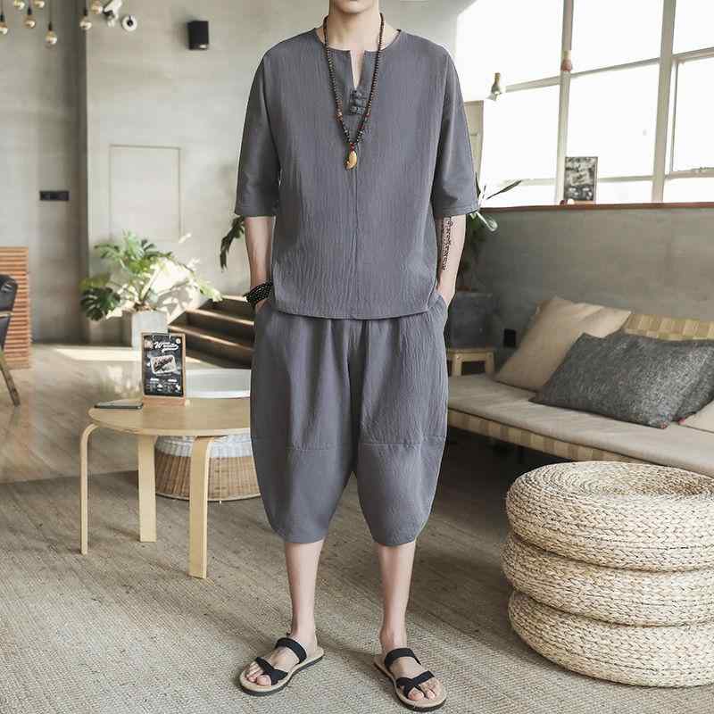 ・スタイル: カジュアル・厚み: 普通・パンツ丈: ショートパンツ・トップスタイル: Tシャツ・袖丈: 中袖・フード: なし・主素材: コットン30%