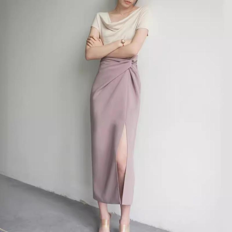 ・カテゴリ: 半身スカート・スタイル: 通勤風・主な素材: ポリエステル70%、綿30%・スカート型: Aライン・スカート丈: ミディアム・流行要素: 3Dプリント・カラー展開: ミスティパープル・サイズ展開: S,M,L