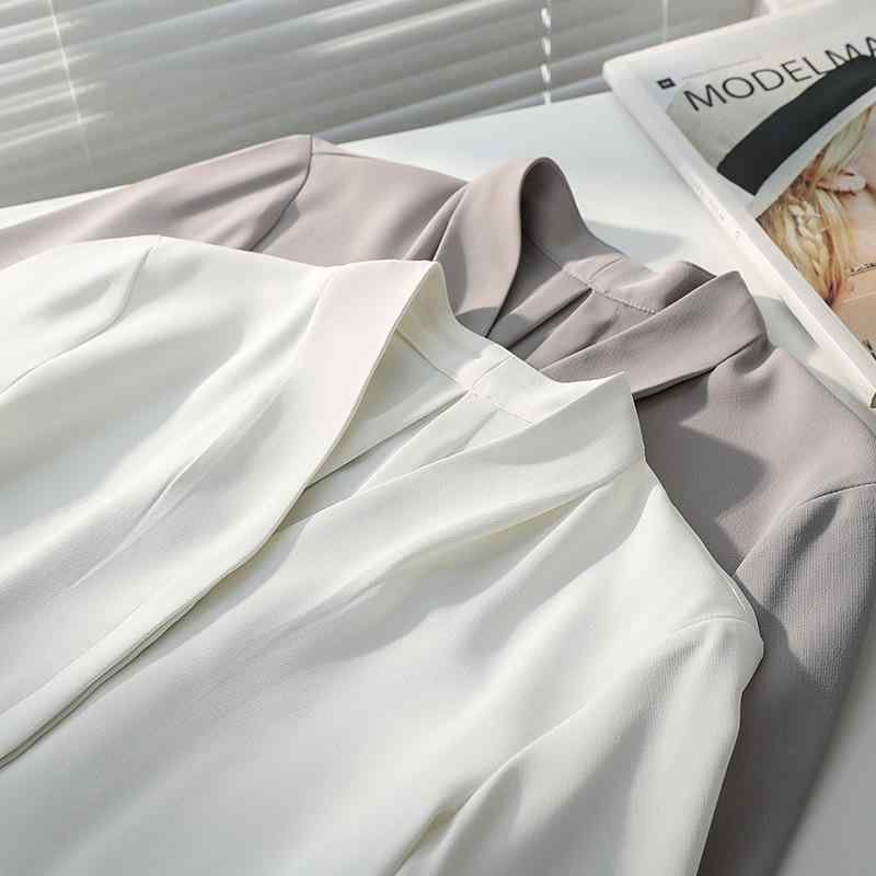 ・カテゴリ: シャツ・スタイル: 通勤風・主な素材: ポリエステル95%以上、ナイロン30%以下・柄: 無地・袖丈: 長袖・袖型: 普通袖・デザイン: ステッチ・カラー展開: ホワイト、グレー、ベージュ・サイズ展開: S、M、L、XL、XX...