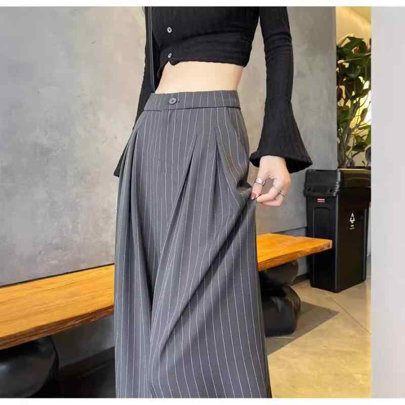 ・カテゴリ: 休闲裤・スタイル: 日韩休闲・主な素材: 氨纶30-50%、涤纶50-70%・デザイン: 西装裤款・パンツ形状: 阔腿裤・パンツ丈: 長丈・ウエスト: 高腰・厚み: 中厚・プリント柄: 条纹・カラー展開: ブラック小个子、ブラ...