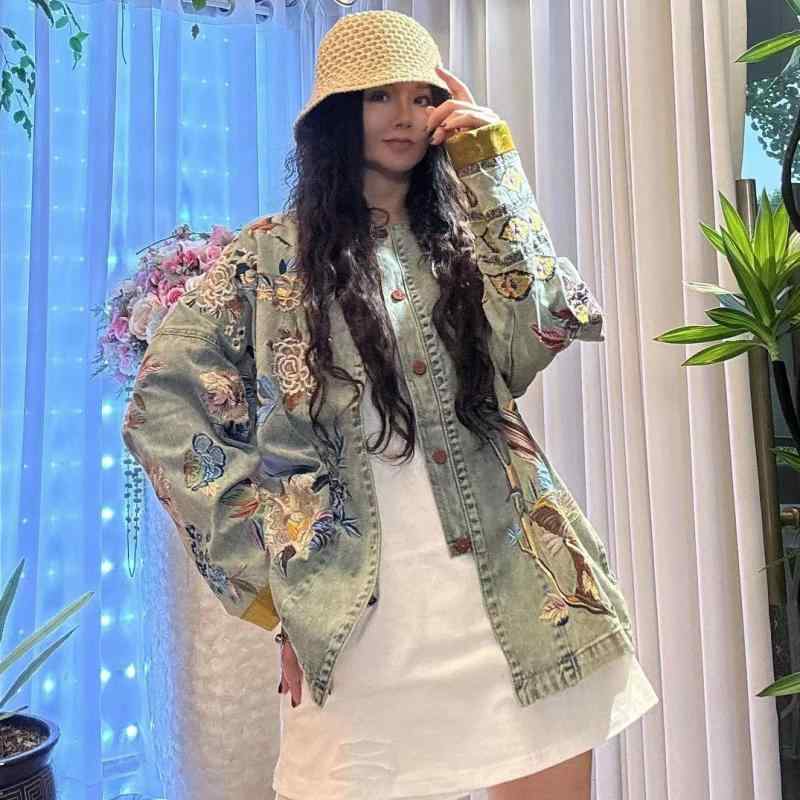 ・主な素材: 雪尼尔（アンニュロン30%以下）・袖丈: 無袖・袖型: 落肩袖・スタイル: 御姐風・ネックライン: 丸首・カラー展開: 復古ブルー、復古ブラックグレー・サイズ展開: S（50kg以下推奨）、M（50-55kg推奨）、L（55-...