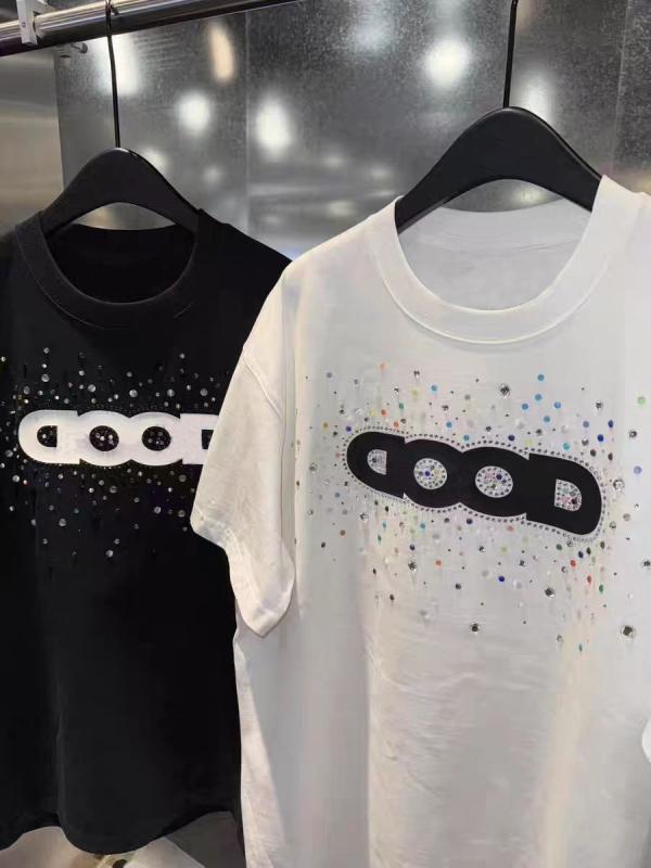 ・カテゴリ: Tシャツ・スタイル: 軽熟カジュアル・柄: アルファベット・版型: ゆったり・袖丈: 短袖・主な素材: 綿100%・ネックライン: クルーネック・袖型: 標準・カラー展開: ホワイト、ブラック・サイズ展開: M、L、XL、XX...