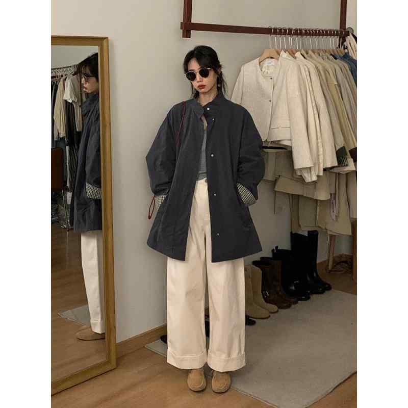 ・カテゴリ: シャツ・主な素材: ポリエステル100%・ネックライン: スタンドカラー・袖丈: 長袖・袖型: フレアスリーブ・スタイル: 気品通勤、ブリティッシュ・カラー展開: ベージュ、グレー・サイズ展開: M、L、XL、2XL、3XL、4XL