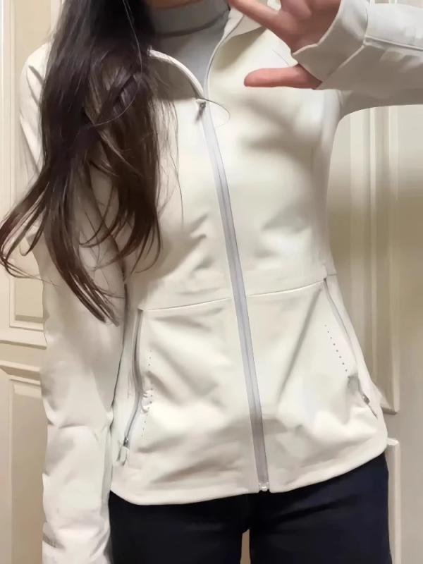 ・カテゴリ: 冲锋衣・機能: 防风・主な素材: 锦纶・柄: 純色・適用運動: 户外登山・適用性別: 女・スタイル: 开衫・裏地: 銀狐絨・適用年齢: 成年・フード: 連帽・組み合わせ: 単件・脱着可能: 不可・内胆: 無・毛領: 無・防水性...
