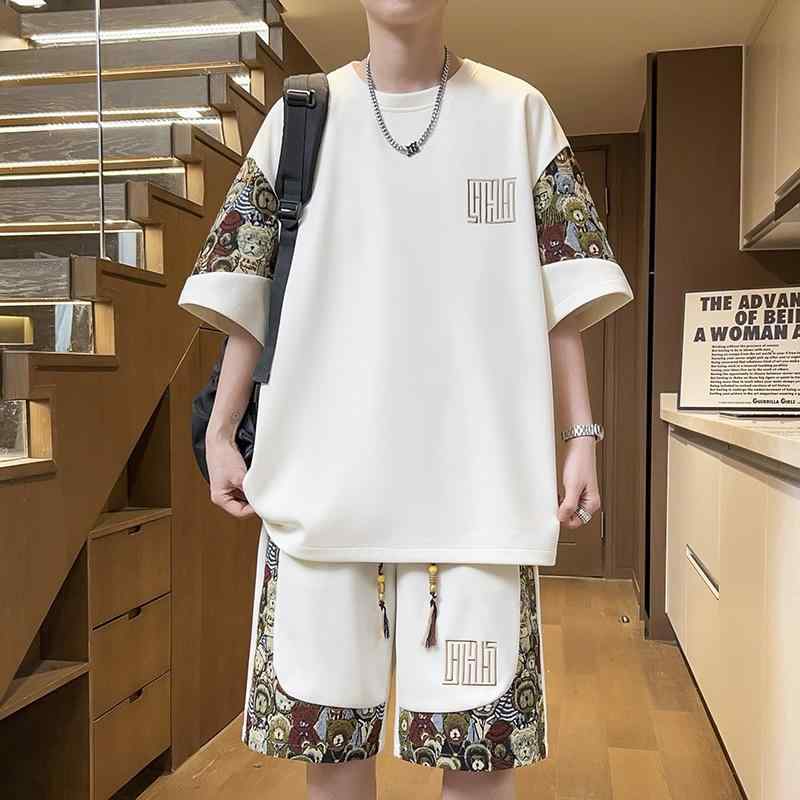 ・カテゴリ: 男式休闲套装・スタイル: 港风・厚み: 普通・パンツ丈: 5分丈/中丈・トップススタイル: Tシャツ・袖丈: 短袖・フード: なし・素材名: ポリエステル・主素材: ポリエステル100%・対象シーン: 休闲・カラー展開: 米白...
