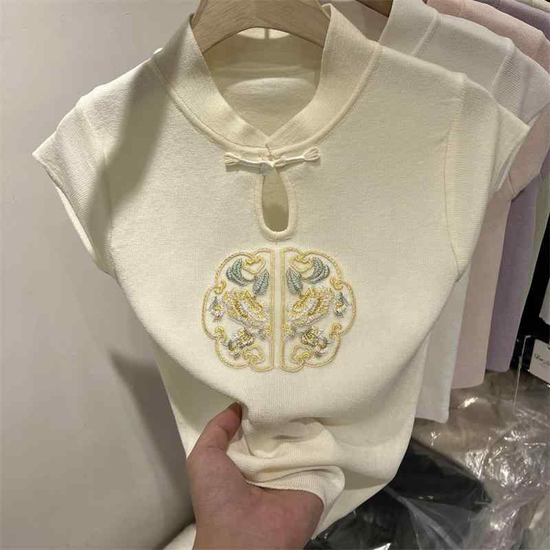・カテゴリ: Tシャツ・スタイル: 韓系風、日韓休闲・主な素材: ポリエステル・主な素材含量: 30%（含）-50%（不含）・柄: 几何图案、刺绣・ネックライン: クルーネック・袖丈: 短袖・袖型: 常规・フィット: 修身型・衣丈: 短款(...