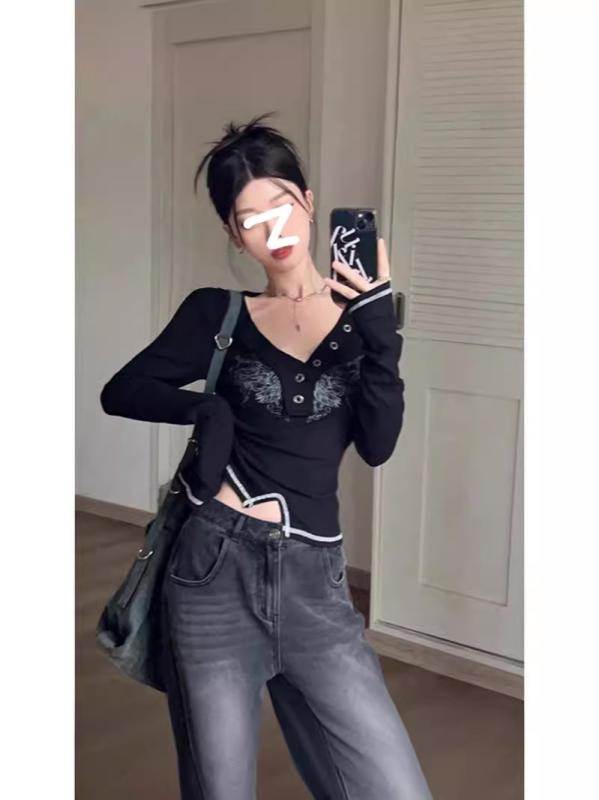 ・カテゴリ: Tシャツ・スタイル: 街頭・主な素材: 綿90-95%・袖丈: 長袖・ネックライン: Vネック・カラー展開: ブラック・サイズ展開: S、M、L、XL