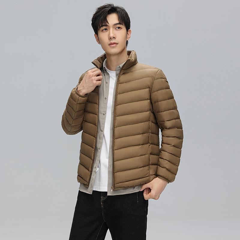 ・カテゴリ: 羽绒服・スタイル: 运动・主な素材: 聚酯纤维（涤纶）90%・主面料成分: 聚酯纤维（涤纶）・填充物: 灰鸭绒・含绒量: 86%~90%・蓬松度: 600・版型: 宽松型・衣長: 普通款(50cm＜衣長≤65cm)・領型: 翻...