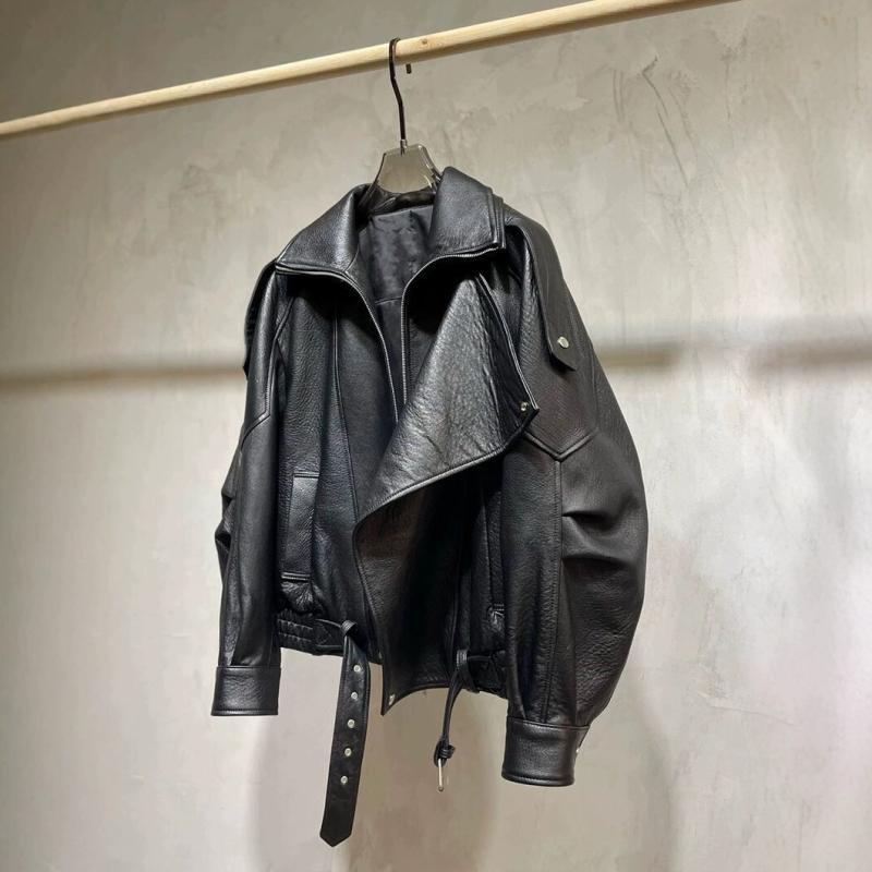・スタイル: 気質通勤・版型: 宽松型・袖丈: 長袖・袖型: 無袖・スタイル: 英倫風・カラー展開: ブラック、深ブラウン・サイズ展開: S、M、L、XL、XXL・衣丈: 普通款(50cm<衣長≤65cm)・領型: 雙層領・主な素材:...