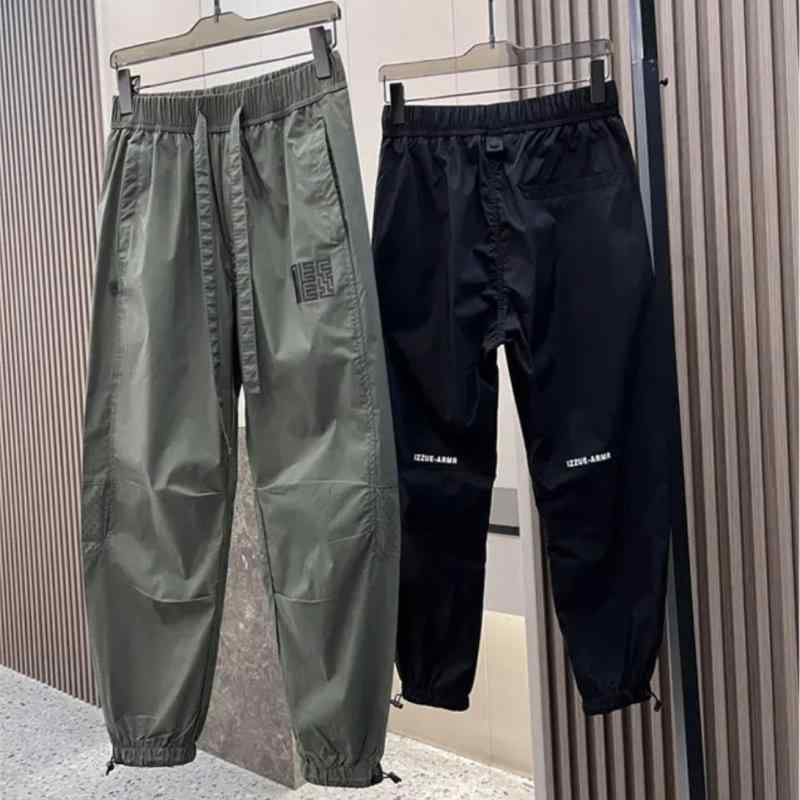 カジュアルパンツ メンズ 接触冷感 ジョガーパンツ カーゴパンツ ズボン 涼しい 通気性 軽量 ゆったり オールシーズン 普段着 アウトドア・カテゴリ: カジュアルパンツ・スタイル: 韓国風・シルエット: 微フレア・着丈: 九分丈・腰回り:...
