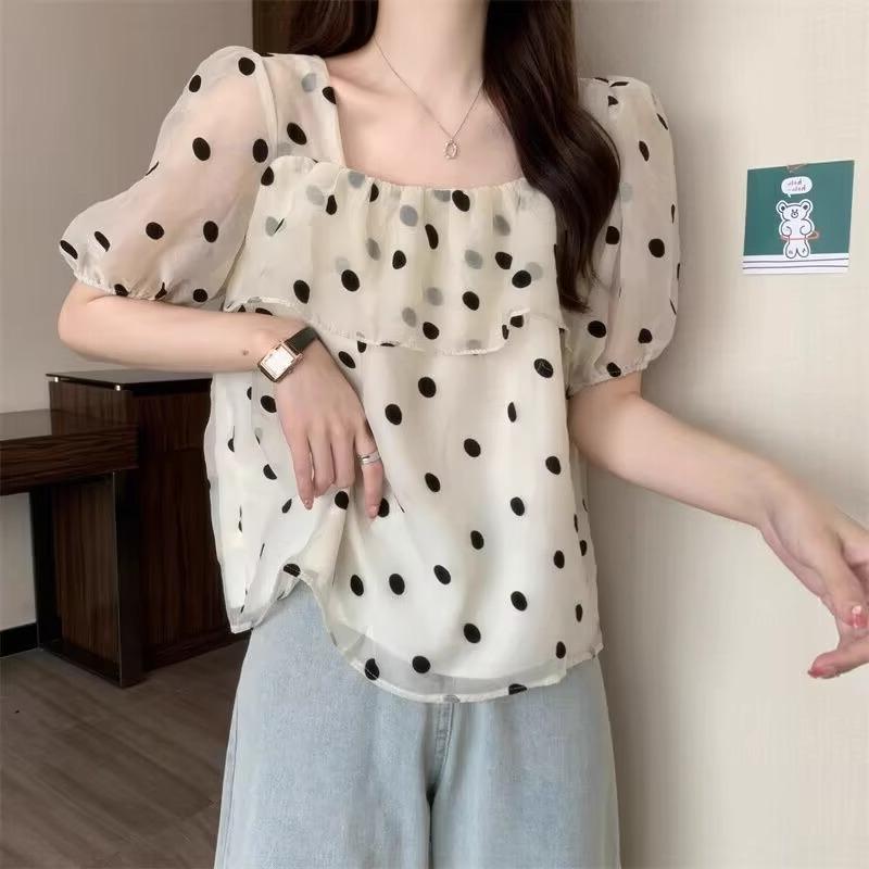 ・カテゴリ: シャツ・スタイル: 通勤風・柄: 丸点・袖丈: 短袖・版型: ゆったり・ネックライン: スクエアネック・袖型: ボリュームスリーブ・カラー展開: 杏色、卡其色・サイズ展開: S、M、L、XL、2XL、3XL