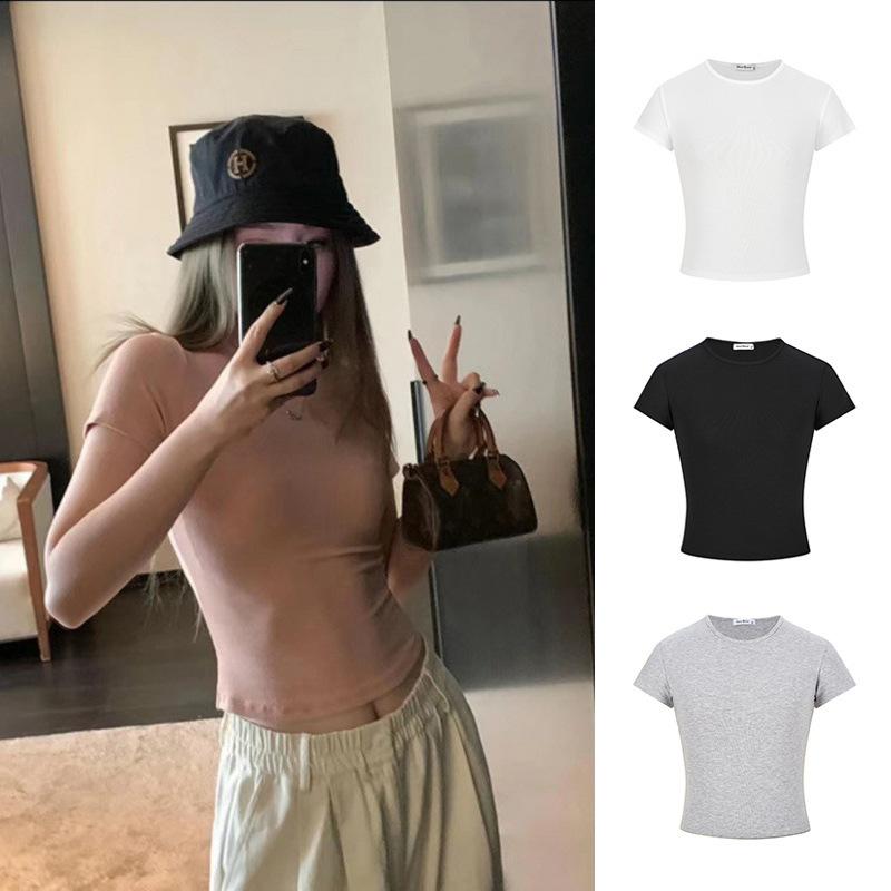 ・カテゴリ: Tシャツ・スタイル: カジュアル・素材: ポリエステル、ポリウレタン・柄: 無地・ネックライン: クルーネック・袖丈: 半袖・シルエット: スリムフィット・着丈: 普通（50cm超～65cm以下）・カラー展開: ホワイト、ブラ...