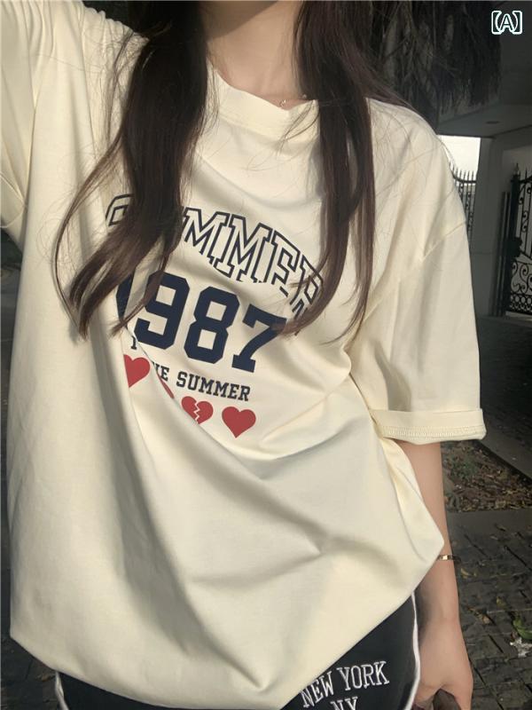 ・生地名: 牛乳シルク・主な素材: ポリエステル90%以上95%未満・柄: 英字・スタイル: プルオーバー・袖丈: 半袖・工法: 高温熱転写・シルエット: ルーズフィット・着丈: ミディアム丈（65cm超80cm以下）・ネックライン: クル...