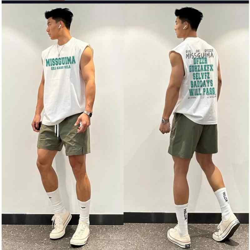 ・カテゴリ: タンク型タンクトップ・スタイル: スポーツ・シルエット: タイト・柄: ロゴプリント・主な素材: 綿 70%〜80%・着用シーン: スポーツ・カラー展開: ホワイト・サイズ展開: M（50-65kg）、L（65-72.5kg）...