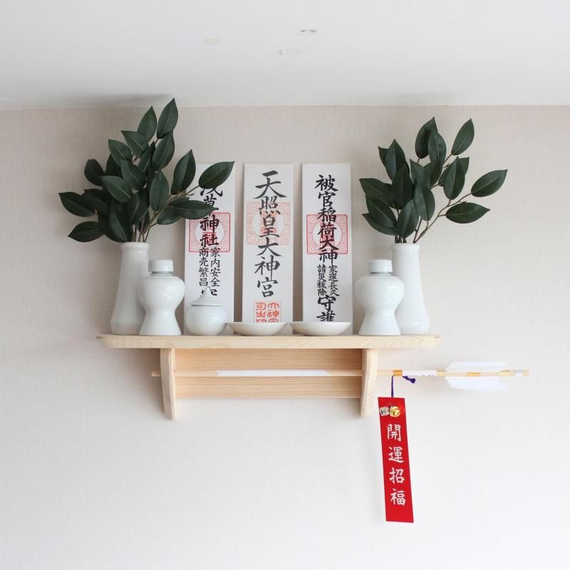 神棚 御札立て 壁掛け モダン 45x12x12cm 壁掛け用神札立(神棚)神棚 祖霊舎 一社 三社 神道 祭事 神様 神札 便利グッズ, KTJP-KAMI45x12x12神棚 御札立て 壁掛け寸法： 高さ12cm×幅11cm×奥行約12...