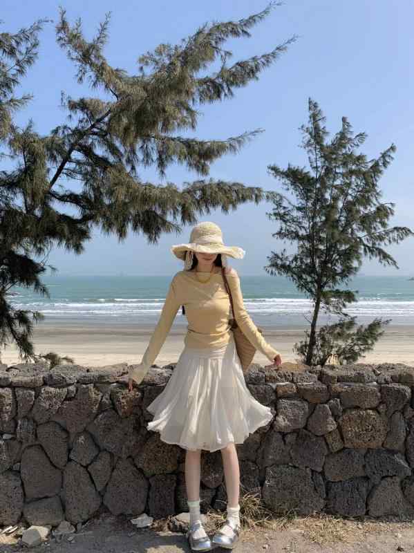・柄: 纯色・仕様: 立体裁断・生地名: シフォン・スカートの形: Aライン・スカート丈: ミニスカート・トレンド要素: 不規則・カラー: アイボリー・サイズ展開: S、M、L、XL・スタイル: フェミニン、清新甘美・カテゴリ: ハーフスカ...