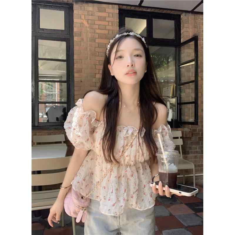 ブラウス レディース オフショルダー 花柄 シフォン フレンチガーリー デザイン レトロ かわいい ショート丈 トップス 春夏・生地: 金属繊維・スタイル: オフショルダー・袖丈: 半袖・シルエット: レギュラー・ネックライン: オフショル...