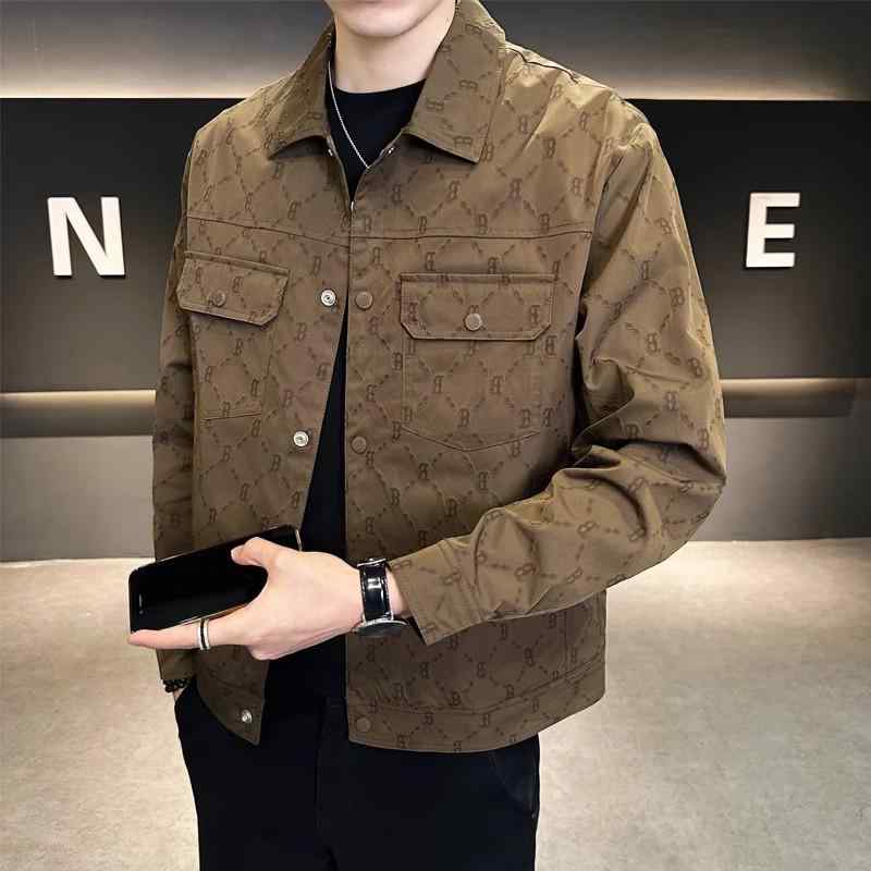 {"result": "ジャケット メンズ 春秋 スリムフィット 襟付き プリント柄 ショート丈 カジュアル おしゃれ アウター トップス 羽織り 細身 スタイリッシュ ストリート系 軽量 通勤 通学 普段使い...