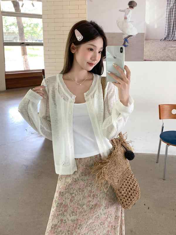 Tシャツ レディース 半袖 ニット 透かし編み ラウンドネック ボタン ゆったり トップス ホワイト・カテゴリ: 毛衣・柄: 無地・厚さ: 薄手・組み合わせ: 単品・スタイル: カーディガン・シルエット: スリムフィット・袖の形状: レギュ...
