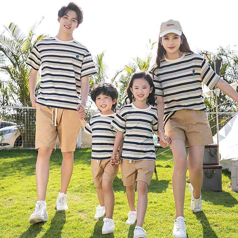 ・カテゴリ: Tシャツ、親子ペア服・対象: ユニセックス（メンズ、レディース、キッズ）・スタイル: カジュアル・生地加工: 柔軟加工・柄: ボーダー、キャラクター・厚み: 薄手・主な素材: 綿95%・安全基準: B類・サイズ展開: 90、1...