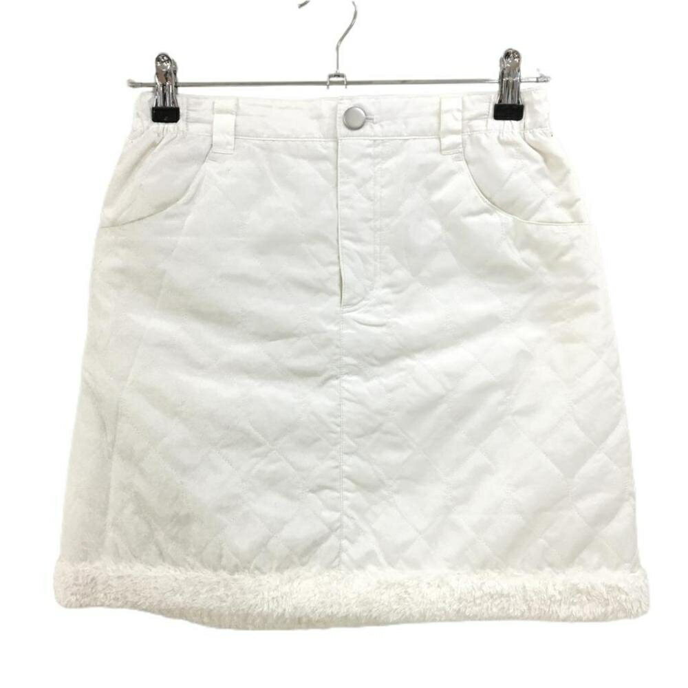 商品説明 ブランド Kolwin アイテム 中綿スカート 表記サイズ M ※海外サイズの場合もございます。必ず実寸サイズをご確認ください。 実寸サイズ 　ウエスト：約34cm　スカート丈：約44cm ※実寸サイズの採寸方法については、こちら...