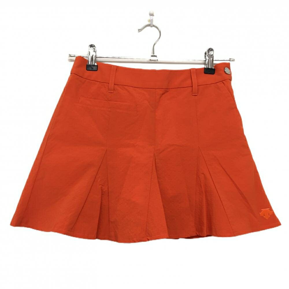 商品説明 ブランド DESCENTE アイテム スカート 表記サイズ SS ※海外サイズの場合もございます。必ず実寸サイズをご確認ください。 実寸サイズ 　ウエスト：約34.5cm　スカート丈：約35cm ※実寸サイズの採寸方法については、...