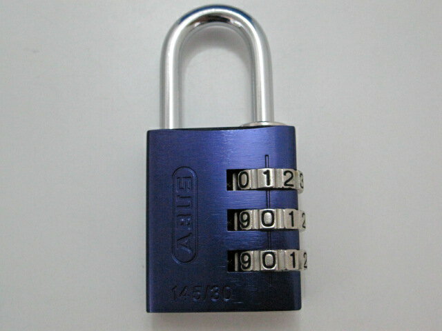 ABUS(アバス)ナンバー可変式南京錠145-30ミリ パープル色です。幅30ミリ、全高65ミリ、胴部分の高さ36ミリ、厚み13ミリ、吊るの太さ4,8ミリです。ABUS(アバス)ナンバー可変式南京錠145-30ミリ パープル色 ABUS(ア...