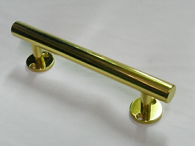 シロクマ(WB)68番面付丸棒取手150ミリ金色です。丸棒直径14ミリ、長さ150ミリ、立ち上がり38ミリです。シロクマ(WB)68番面付丸棒取手金色 150ミリ シロクマ(WB)68番面付丸棒取手150ミリ金色です。