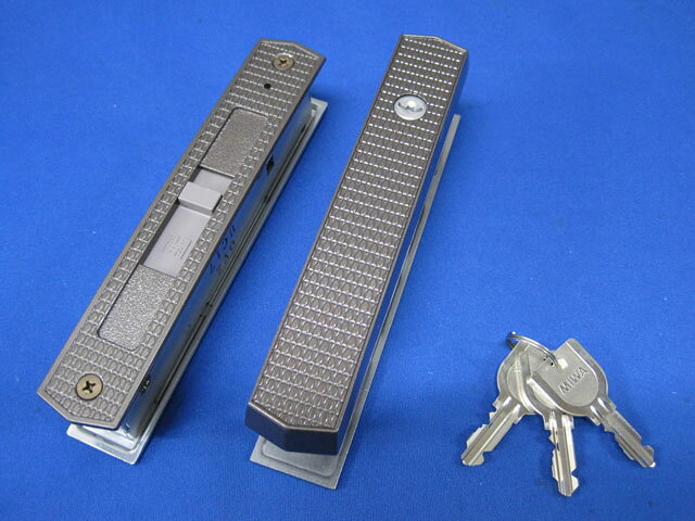 サッシメーカー　Y.K.K形式　召合締り カマ内部操作　スライド式 フロントサイズ L165×W25ビスピッチ 140ミリドア厚　31〜37ミリ子鍵3本付 (更に追加のコピーキーがご入用の場合はこちらへお願いいたします)アルミサッシ用引違錠...