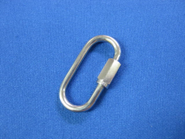 ステンレスリングキャチSH-2.5です。太さ2.5ミリ、全長31ミリ、幅16ミリです。