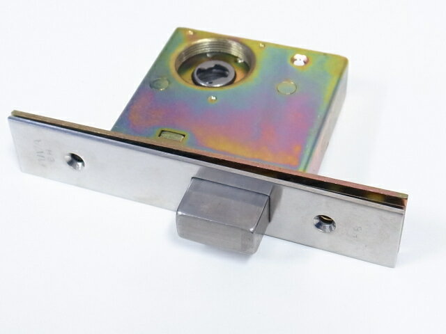 ミワ　BH(DZ)用本体ケースのみです。 バックセット(扉の端からレバーハンドルの中心までの平行直線距離)は51ミリ、64ミリ、38ミリの3種類ありますのでお選び下さい。 フロントプレート130ミリ×25ミリ フロントプレートビスピッチ85...