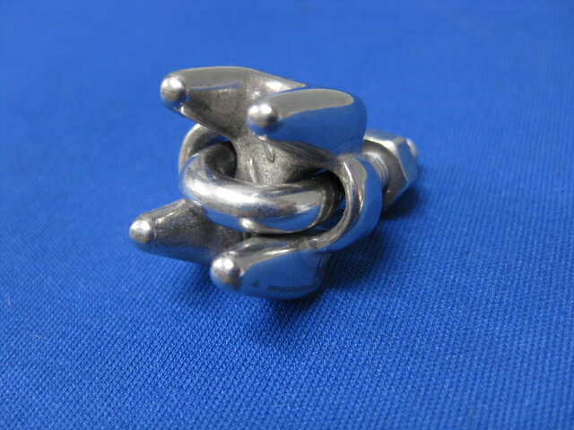 ステンレスワイヤークリップWC-5です。太さ4.4ミリ、長さ28ミリです。