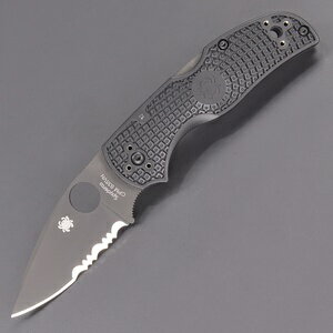 折りたたみナイフ スパイダルコアウトドアで役立つ半波刃ブレードスパイダルコのロックバック式折りたたみナイフです。ブレード材にはS35VNが使用されており、抜群の切れ味と刃持ちの良さが特徴。半波刃となっているためロープなどを切る際に役立ちます...