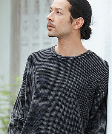 BLACK OLIVE ▼製品説明 【by CAMBIO】 --CAMBIO -- 180cm C89-W72-H94 靴27.5cmのモデルがMサイズを着用。綿100％の太番手の糸を使用し、ミドルゲージのワッフル編みに仕上げました。さらに...