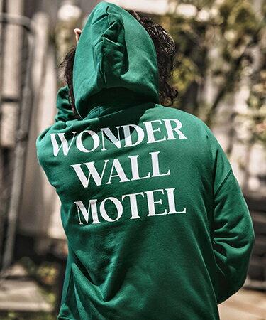 TOP GRAY BLACK GREEN ▼製品説明 【by CAMBIO】 --CAMBIO -- 175cmB90-W73-H89靴26.5cmのモデルがLサイズを着用。10オンスコットンの程よい厚み、裏パイルにより汎用性の高いスプリン...