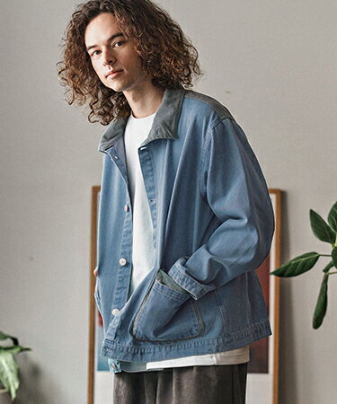 Blue Navy Black ▼製品説明 【by CAMBIO】 --CAMBIO -- 175cm B83cm-W66cm-H87cmのモデルがMサイズを着用。デニム×コーデュロイを異素材切り替えしたスタンドカラージャケット。異素材を組...