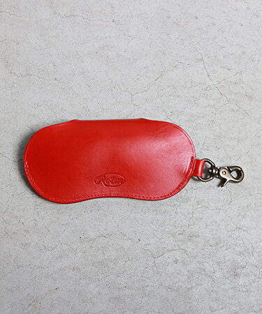 15．BLACK 43．GREEN 75．RED 83．BROWN ▼製品説明 【by CAMBIO】 --CAMBIO -- 【ROTAR 2025冬物予約商品】ブッテーロレザーを使用したメガネケース。薄型に作られたデザインで、レンズ部分...