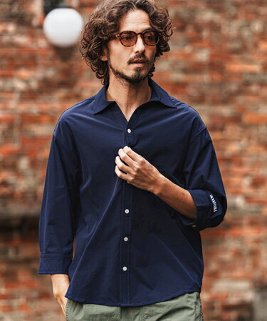white navy ▼製品説明 【by CAMBIO】 --CAMBIO -- 181cmのモデルがMサイズを着用。サラサラとした、張りのある素材を使用したシャツ。清涼感もあり、汗ばむ季節も快適に過ごせる。背中には2箇所にタックを入れてお...