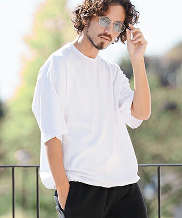 WHITE BLACK M.CHARCOAL ▼製品説明 【by CAMBIO】 --CAMBIO -- 181cmのモデルがMサイズを着用。リップル調の横縞状の織り感が特徴的なスパンフライス素材を使用したオーバーサイズT-shirt。シン...