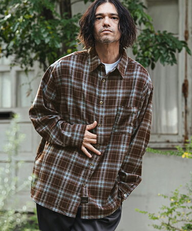 BLACK BLUE ▼製品説明 【by CAMBIO】 --CAMBIO -- 175cm B90-W73-H89 靴26.5cmのモデルがMサイズを着用。深みのあるオンブレチェック柄を繊細なジャガード織りで表現したロングスリーブシャツ。...