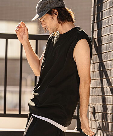 WHITE BLACK ▼製品説明 【by CAMBIO】 --CAMBIO -- 175cm B90-W73-H89 靴26.5cmのモデルがMサイズを着用。上質綿を使用した度詰め天竺のノースリーブTシャツ。しっかりと詰まった生地で透けに...