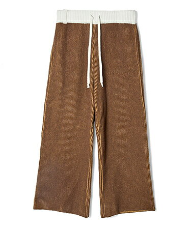 RED BROWN ▼製品説明 【by CAMBIO】 --CAMBIO -- 厚手でふっくらした畦編みのワイドニットパンツ。編み地で厚みと立体感を出しました。カジュアルにもクラシックにも着れるニットアイテムです。ウエストはゴム＆コード仕様...