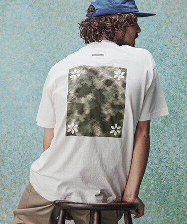 White Black Lt.Green ▼製品説明 【by CAMBIO】 --CAMBIO -- 181cmのモデルがLサイズを着用。■デザインオリジナルのデジタルカモフラージュ柄を-平和-の花言葉を持つデイジー柄でデザインしたプリント...