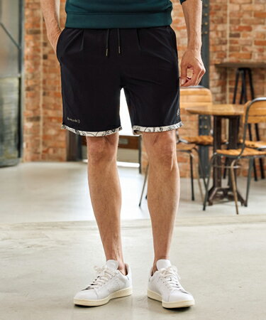 navy black ▼製品説明 【by CAMBIO】 --CAMBIO -- H185cm-B99cm-W85cm-H98cm-のモデルがMサイズを着用。軽やかな穿き心地と遊び心を程よく取り入れた、ショーツ。ナイロン調の軽量素材を使用し...