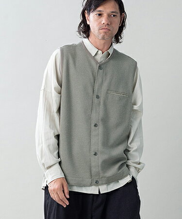 31: BEIGE 83: NAVY 05: BLACK ▼製品説明 【by CAMBIO】 --CAMBIO -- BOUCLE-VEST31: BEIGE　H175cmのモデルが48サイズを着用83: NAVY　H175cmのモデルが4...