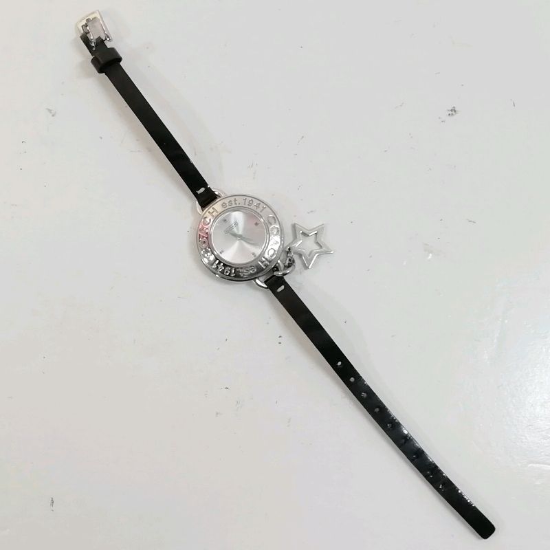 　　COACH レディース クォーツ CA.33.7.14.0465★ベルト破損 ブランド コーチ 色・柄 シルバー 素材 ステンレススチール 仕様 ムーブメント(日本)・組立(中国)製 サイズ(cm) 幅約3 付属品 ケース ベルト破損、...