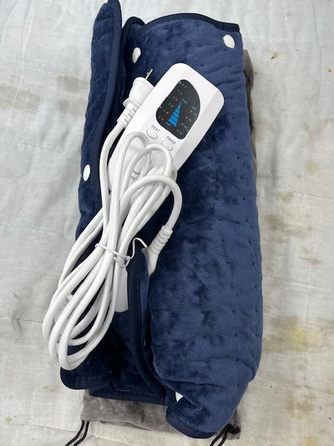 家電　　本体のみ Onky 1人用 電気ホットマット TK-HP3016 ブルー系 型番 TK-HP3016 色 ブルー系 素材 仕様 6 段階温度調整 サイズ(cm) 約40.0×76.0 参考定価 0 重さ(kg) 付属品 本体のみ、中...