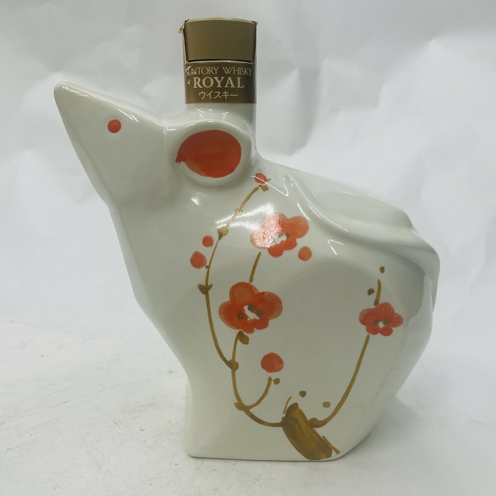 洋酒　　サントリーローヤル子歳ボトル600ml43度 内容量 (ml) 600 アルコール度数 43 原産国 国産 付属品 なし ※古酒につきコルクが破損しやすいです。慎重に開栓しましてもきっと起こります。コルクは無保証ですのでご理解の上お...