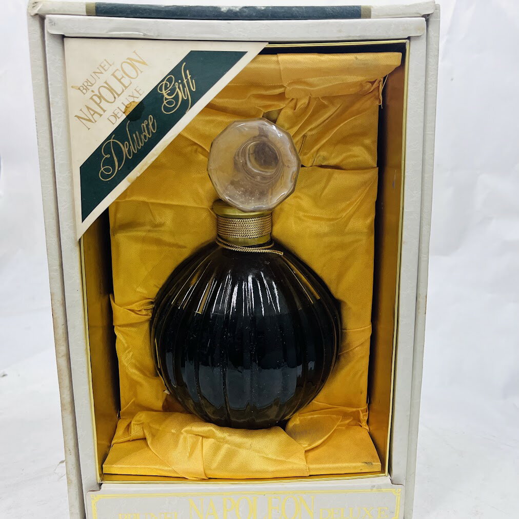 洋酒　　ブルネルナポレオンデキャンター700ml40度液ヘリ※栓ジャンク　立てたままお送りします 内容量 (ml) 700 アルコール度数 40 原産国 フランス 付属品 替え栓箱 ※古酒につきコルクが破損しやすいです。慎重に開栓しましても...